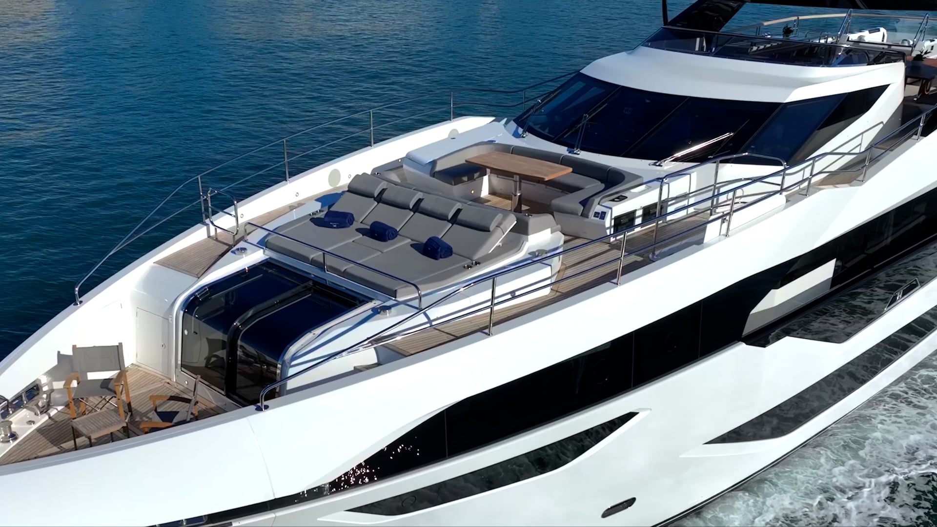 Yacht LADY M, Sunseeker | CHARTERWORLD Luxury Superyacht Charters
